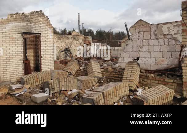 Aftermath bombing, destroy city, Collapsed building. In aftermath of ...