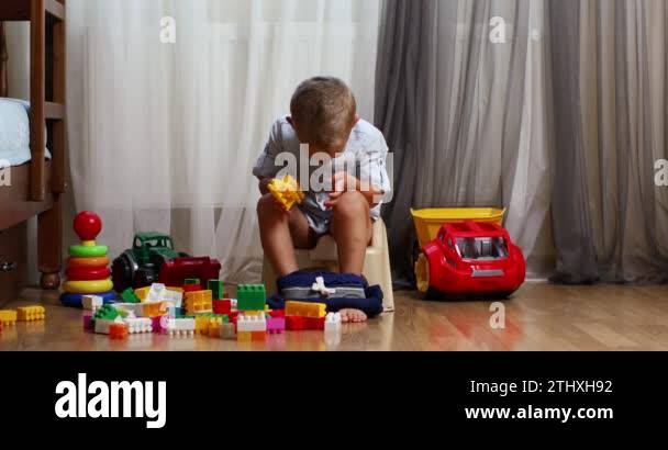 Girl potty training Stock Videos & Footage - HD and 4K Video Clips - Alamy
