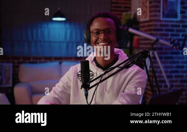 Microphone boom desk Stock Videos & Footage - HD and 4K Video Clips - Alamy