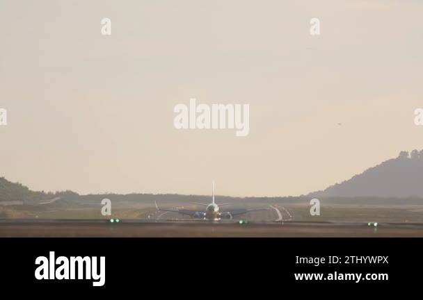 Boeing 727 engine Stock Videos & Footage - HD and 4K Video Clips - Alamy