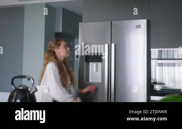 Opening refrigerator hi Stock Videos & Footage - HD and 4K Video Clips ...