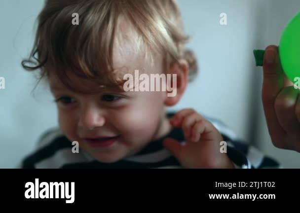 Helium deflating balloon Stock Videos & Footage - HD and 4K Video Clips ...