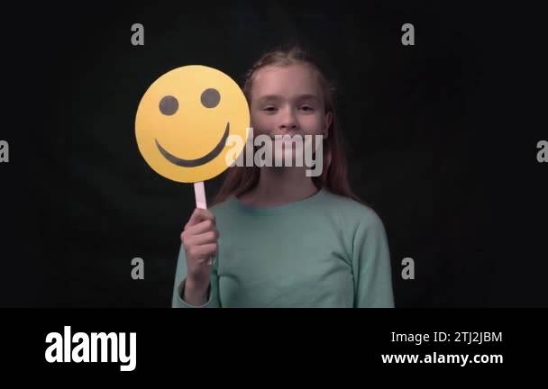 Face emoticon icon Stock Videos & Footage - HD and 4K Video Clips - Alamy