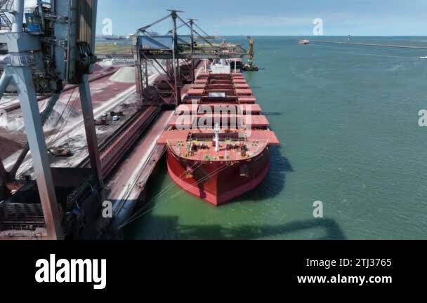 Bulk carrier ship unloading Stock Videos & Footage - HD and 4K Video ...