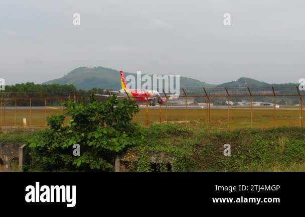 Jet plane rear view Stock Videos & Footage - HD and 4K Video Clips - Alamy