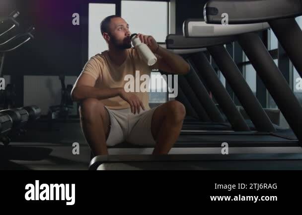 Balance cardio Stock Videos & Footage - HD and 4K Video Clips - Alamy