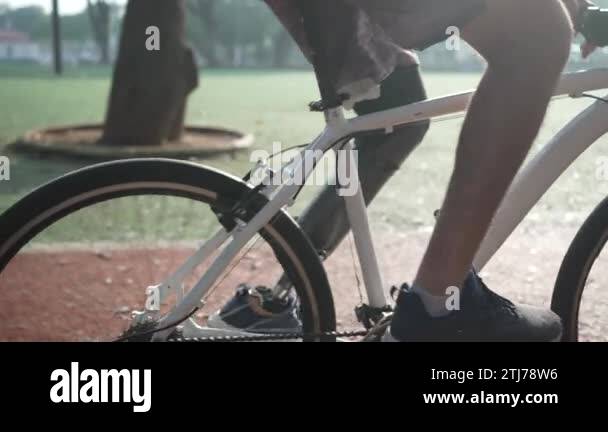 Amputee cyclist Stock Videos & Footage - HD and 4K Video Clips - Alamy