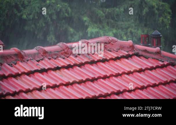 Rain splashing roof Stock Videos & Footage - HD and 4K Video Clips - Alamy