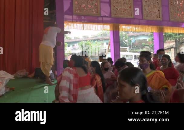 Shanti bari Stock Videos & Footage - HD and 4K Video Clips - Alamy