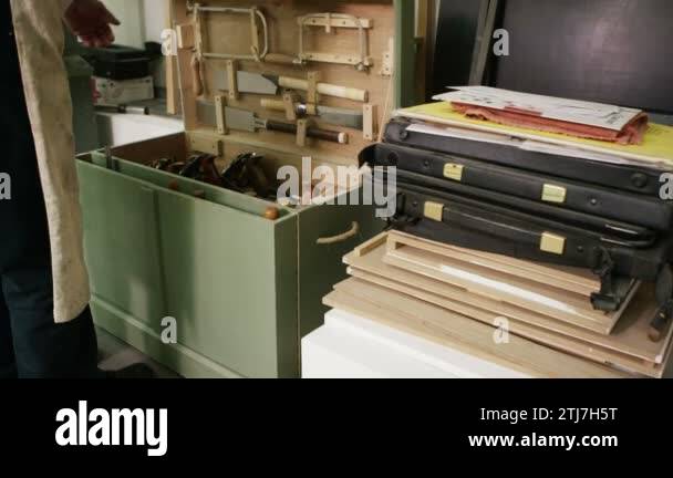 Chest maker Stock Videos & Footage - HD and 4K Video Clips - Alamy