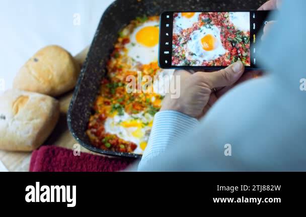 Taking pictures of food with your phone. Fried eggs in Georgian cuisine ...