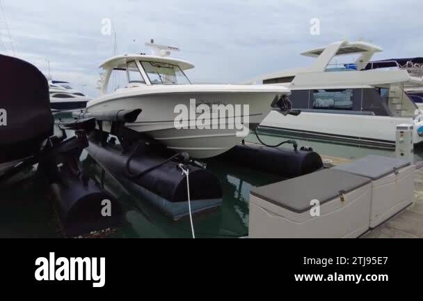 Floating boat lift Stock Videos & Footage - HD and 4K Video Clips - Alamy