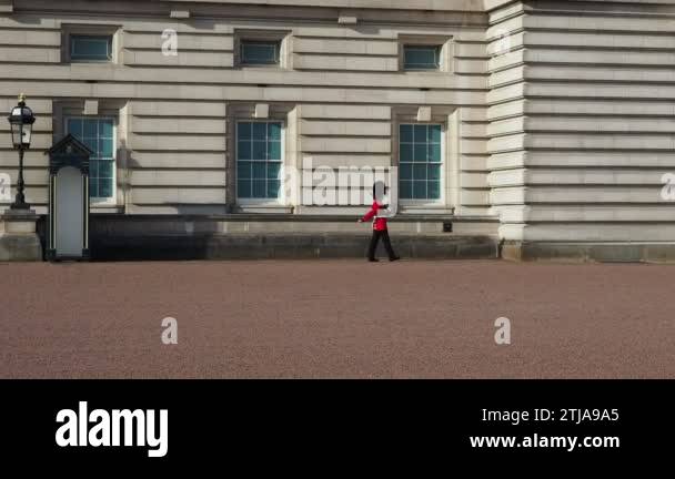 Kings guards Stock Videos & Footage - HD and 4K Video Clips - Alamy