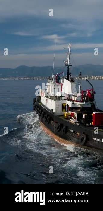 Tugboat operations Stock Videos & Footage - HD and 4K Video Clips - Alamy