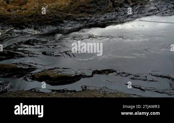Beach Pollution oil spill leaks Coastal Disaster Environmental Damage ...