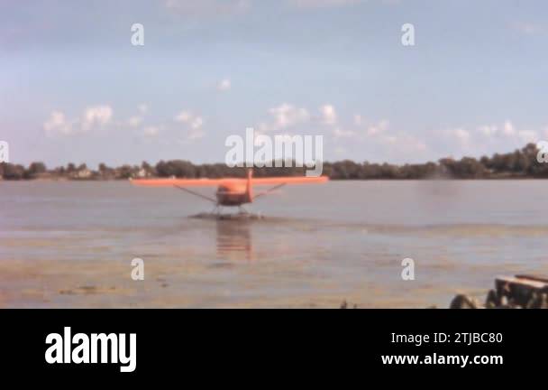 Amphibious seaplane Stock Videos & Footage - HD and 4K Video Clips - Alamy