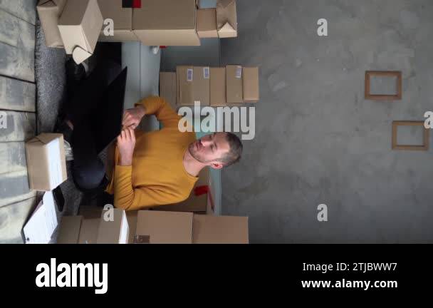 Starting small businesses SME owners male entrepreneurs check online ...