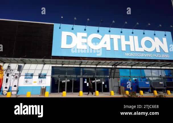 Decathlon men Stock Videos & Footage - HD and 4K Video Clips - Alamy