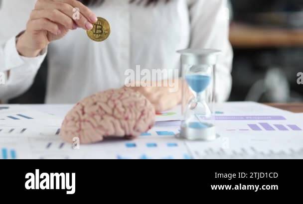 Investing course Stock Videos & Footage - HD and 4K Video Clips - Alamy