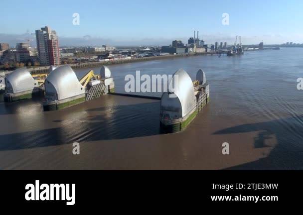 Flooding london Stock Videos & Footage - HD and 4K Video Clips - Alamy