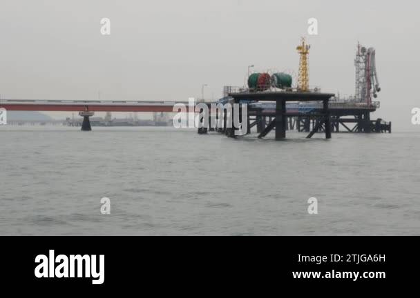 Oil terminal jetty Stock Videos & Footage - HD and 4K Video Clips - Alamy