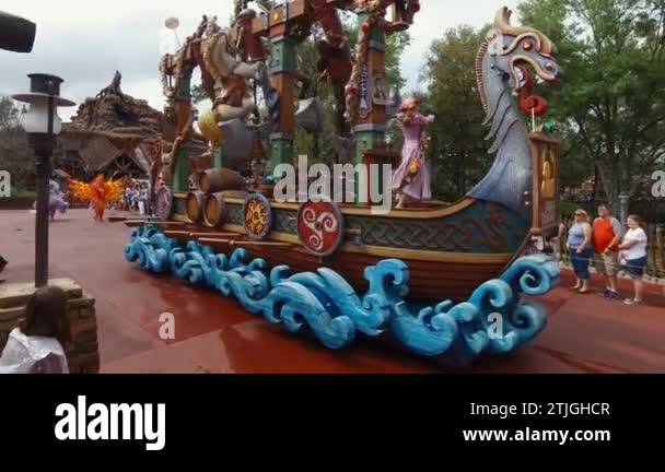 Universalpark, Parade of Heroes of Animated 4Kfilms. Universal Park ...