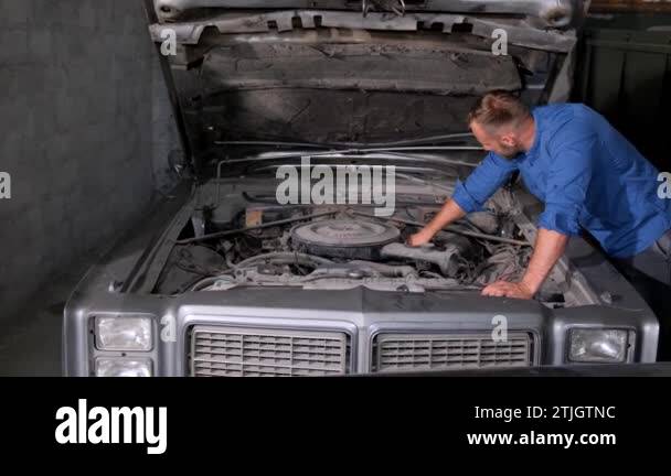 Usa mechanic uniform Stock Videos & Footage - HD and 4K Video Clips - Alamy