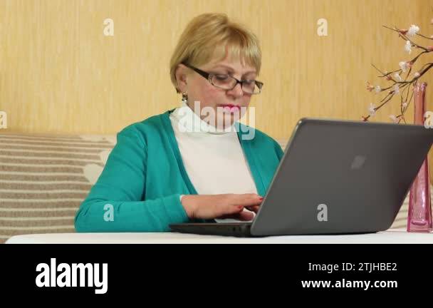 Elderly coder Stock Videos & Footage - HD and 4K Video Clips - Alamy
