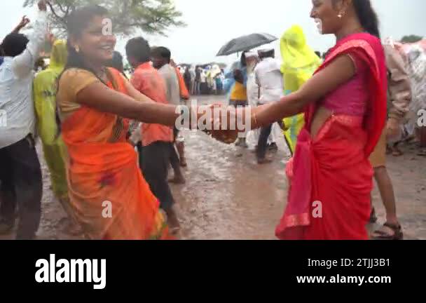 PANDHARPUR, MAHARASHTRA, INDIA, 8 JULY 2022 : Wari Palkhi Sohla, Wari ...