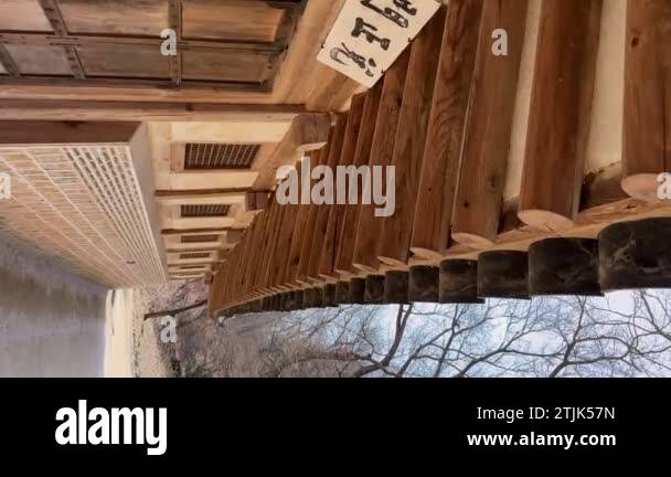 The decor of the roof on the hall in Changgyeonggung Palace in Seoul ...