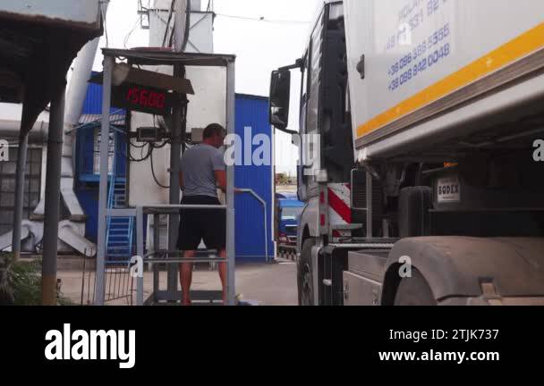 Dump the scales Stock Videos & Footage - HD and 4K Video Clips - Alamy