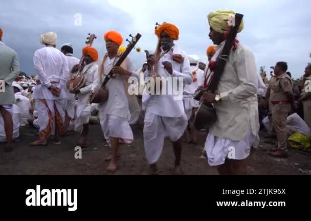 PANDHARPUR, MAHARASHTRA, INDIA, 8 JULY 2022 : Wari Palkhi Sohla, Wari ...