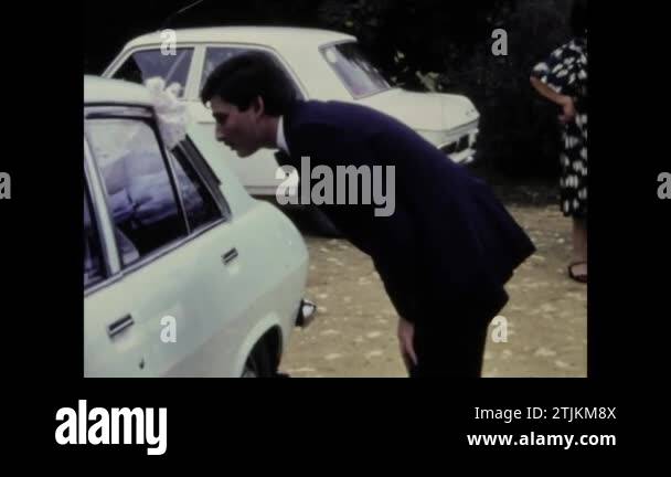 Paris human scene Stock Videos & Footage - HD and 4K Video Clips - Alamy