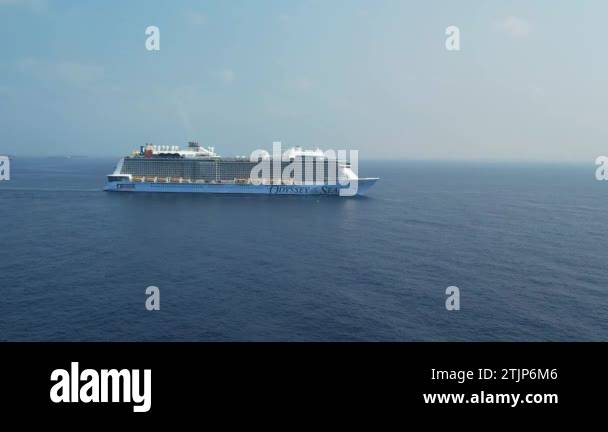 Royal cruising Stock Videos & Footage - HD and 4K Video Clips - Alamy