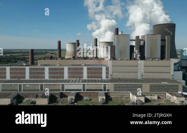 Aerial view of the lignite-fired coal power plant in Niederaussem ...