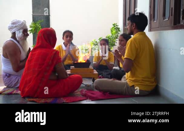 Fire Yagna Hawan Puja Yajna Havan Hindu ritual ceremony Yagya. Havan ...