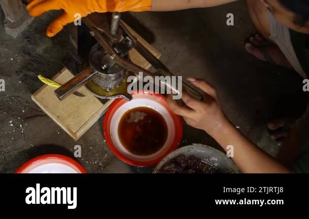 The honeycomb pressing process uses manual pressing to produce the best ...