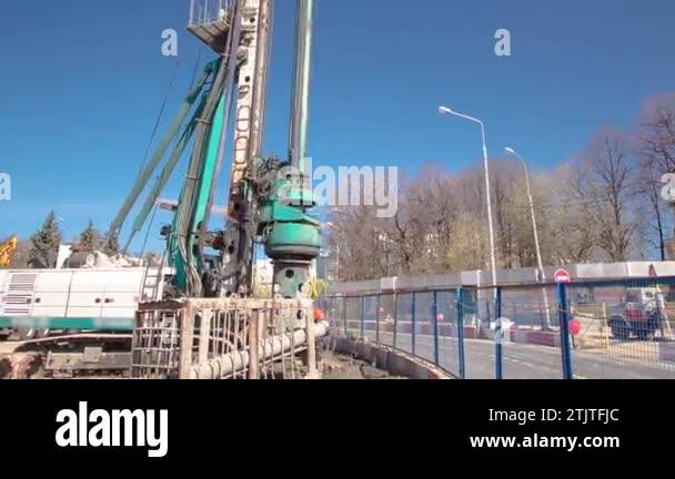 Drilling rig working timelapse. Reinforcing structures from thick iron ...