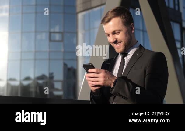 Smartphone office worker Stock Videos & Footage - HD and 4K Video Clips ...