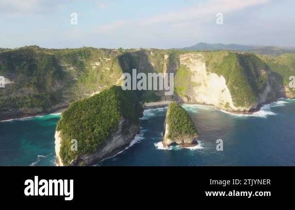 Dramatic aerial drone footage of famous Kelingking beach, T-Rex beach ...