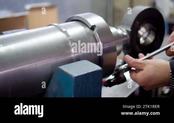 Milling cylinders Stock Videos & Footage - HD and 4K Video Clips - Alamy