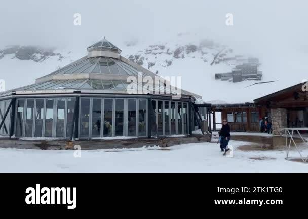 Gletschergarten, a glass pavilion and sundeck on the Zugspitze plateau ...