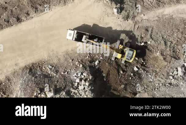 Digger truck hi Stock Videos & Footage - HD and 4K Video Clips - Alamy