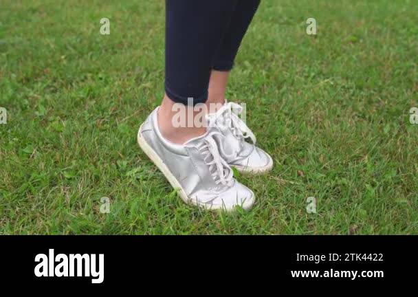 Female toes grass Stock Videos & Footage - HD and 4K Video Clips - Alamy