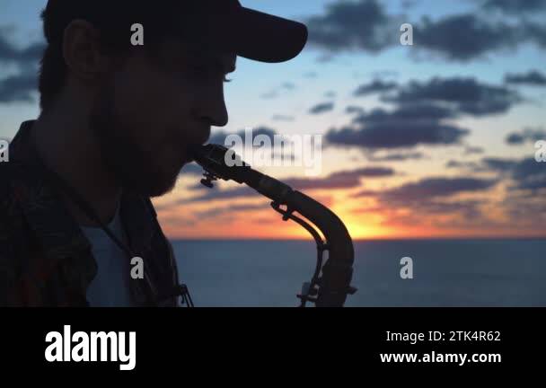 Saxophone profile Stock Videos & Footage - HD and 4K Video Clips - Alamy