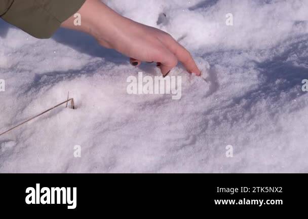 Drawing snow sun winter Stock Videos & Footage - HD and 4K Video Clips ...
