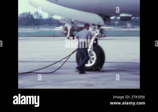 Aircraft generator Stock Videos & Footage - HD and 4K Video Clips - Alamy
