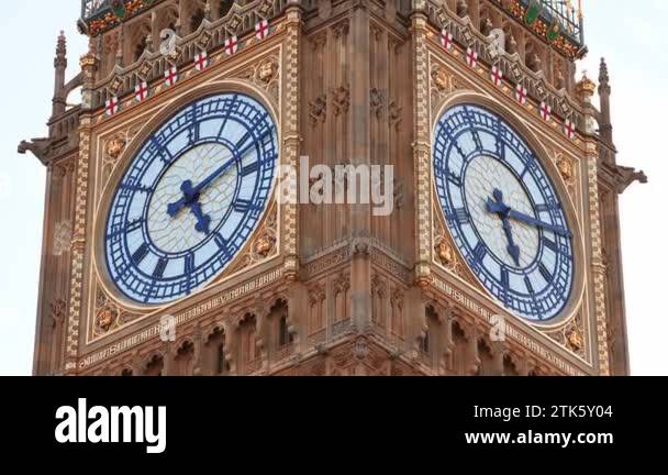 Close up view of the Big Ben clock tower and Westminster in London ...