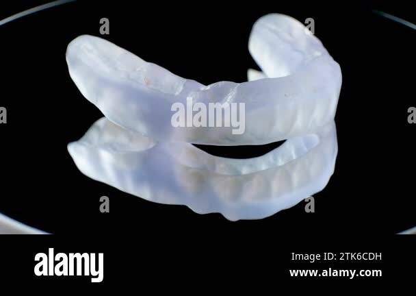 Dental mouthguard, splint for the treatment of dysfunction of the ...