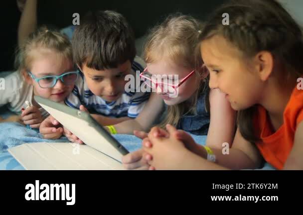Cartoon kids watching cartoon Stock Videos & Footage - HD and 4K Video ...